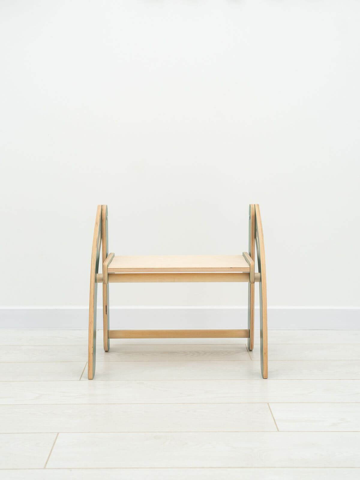 Kids Wooden Stepping Stool 🟆 ChildUniverse