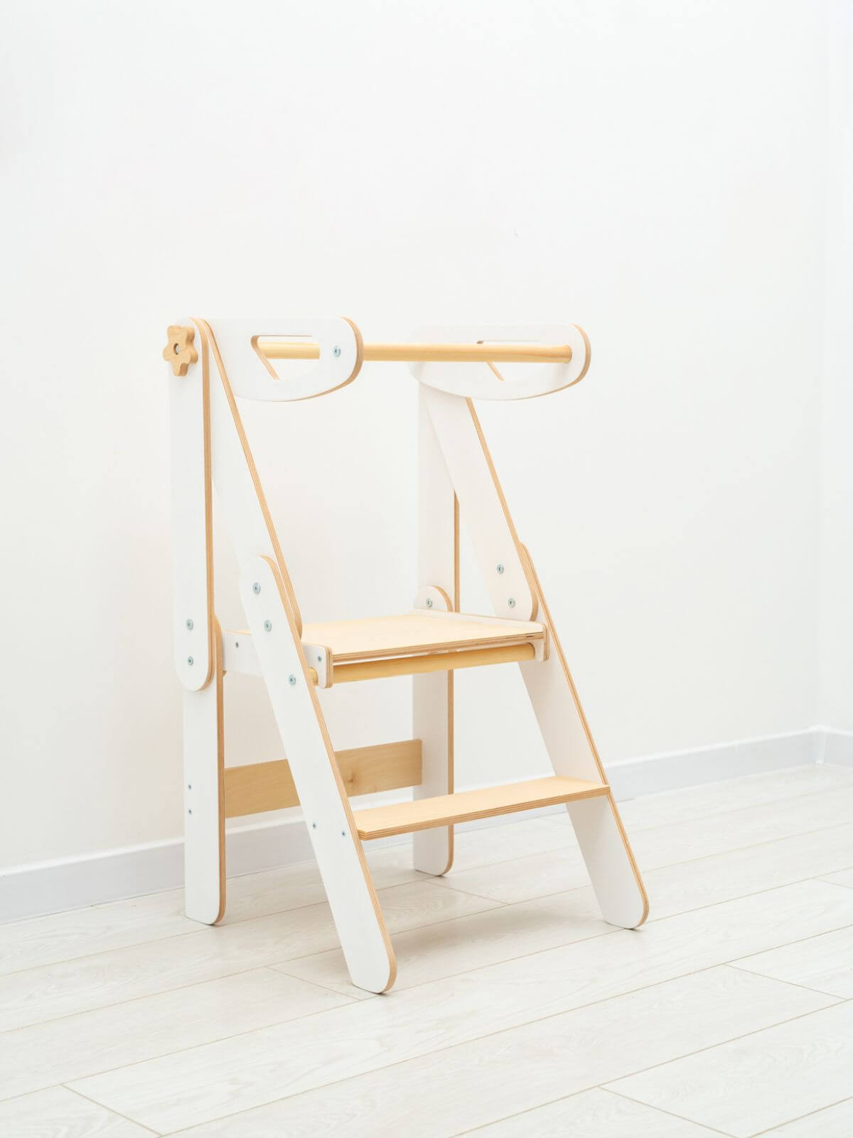 Montessori Learning Tower 🟆 ChildUniverse