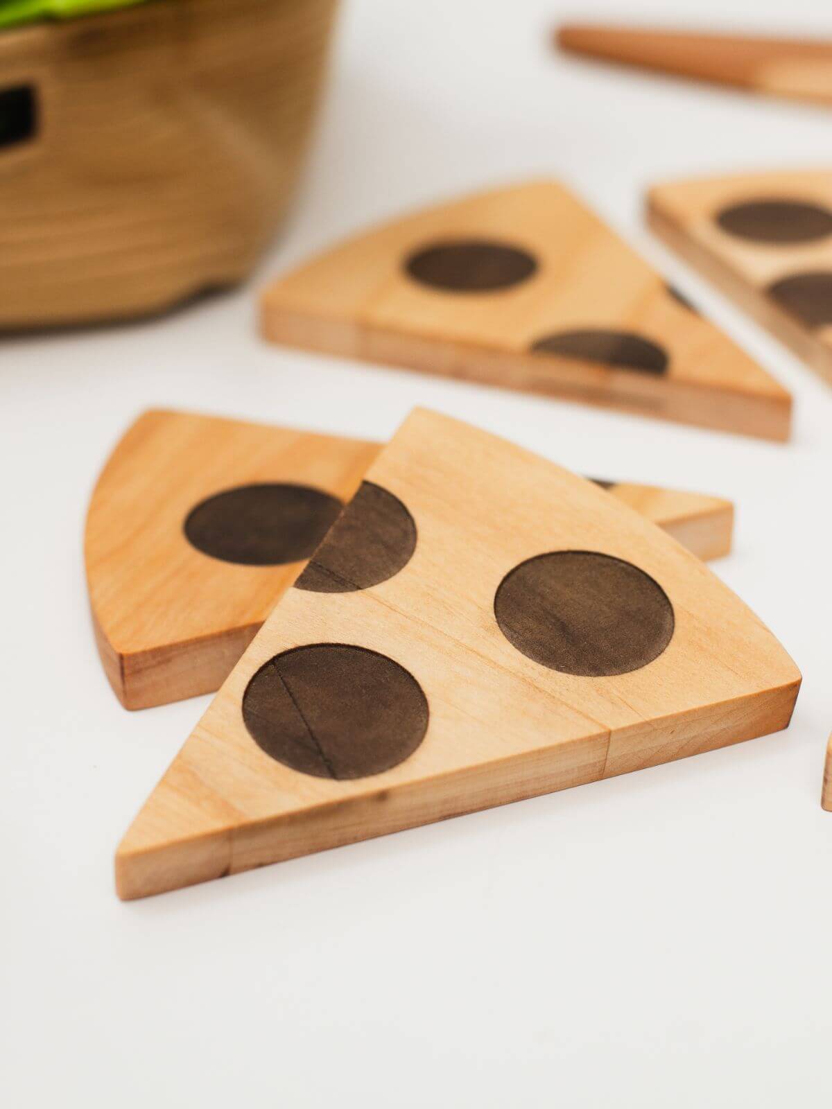 Wooden Pizza Toy 🟐 ChildUniverse